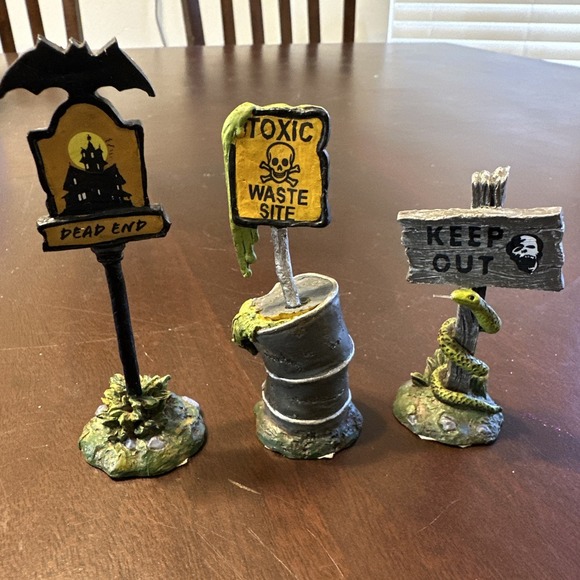 Department 56 | Holiday | 20 Dept 56 Scary Warning Signs 809386 Wbox ...